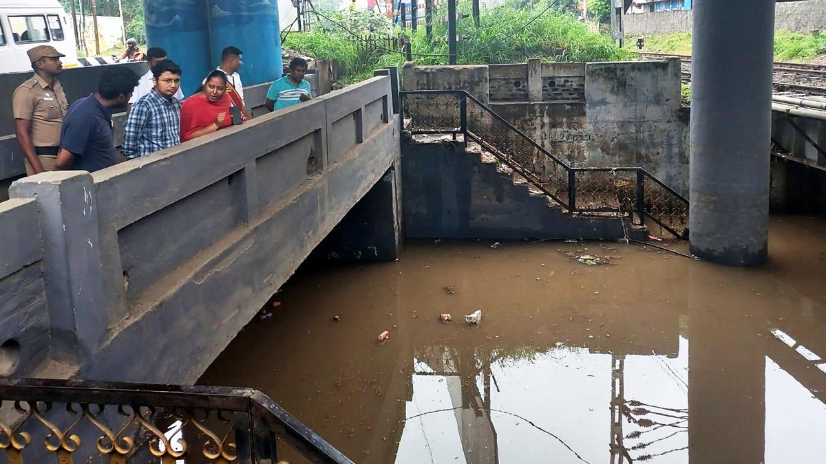 Heavy rain lashes Coimbatore and the Nilgiris districts - The Hindu Heavy rain lashes Coimbatore and the Nilgiris districts - The Hindu